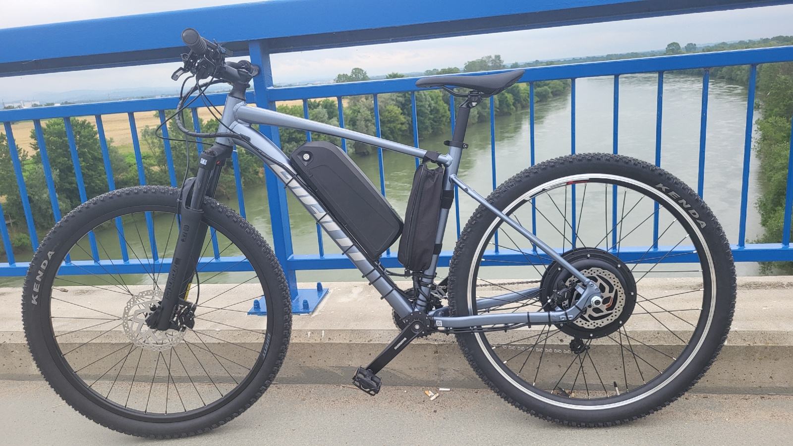 Električni bicikl Giant, 1500 W motor, 19,2 Ah baterija, 50km/h