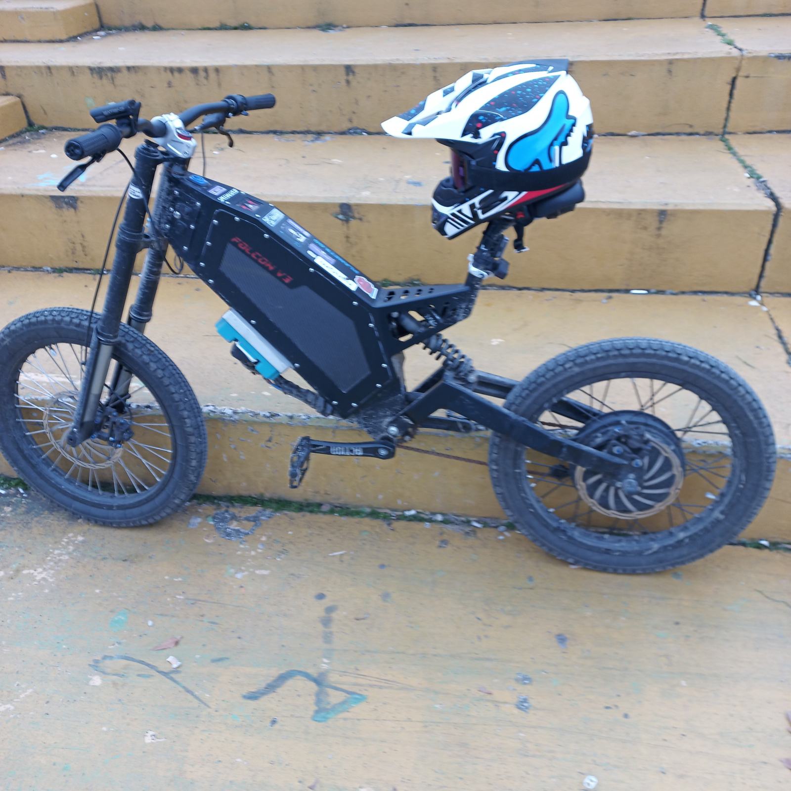 Falcon v3 , fardriver 72680 , 72v 32ah , 400 ampera zg