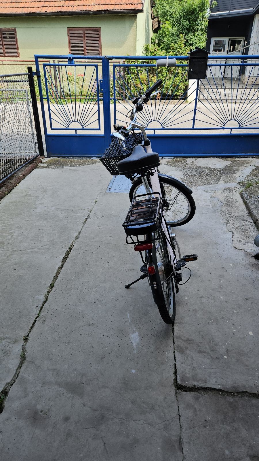 prodajem elektrićno biciklo.250w