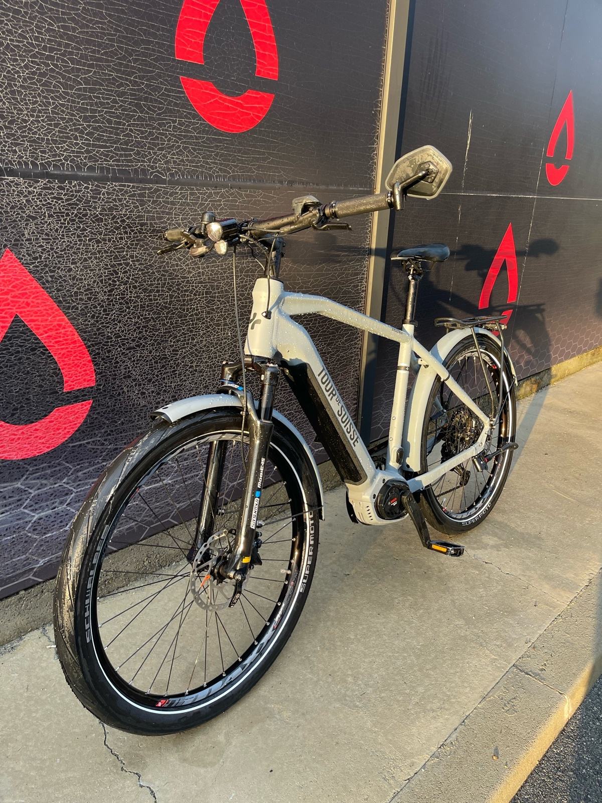 Švicarski Kvalitetni E-Bike Tour de Suisse Broadway