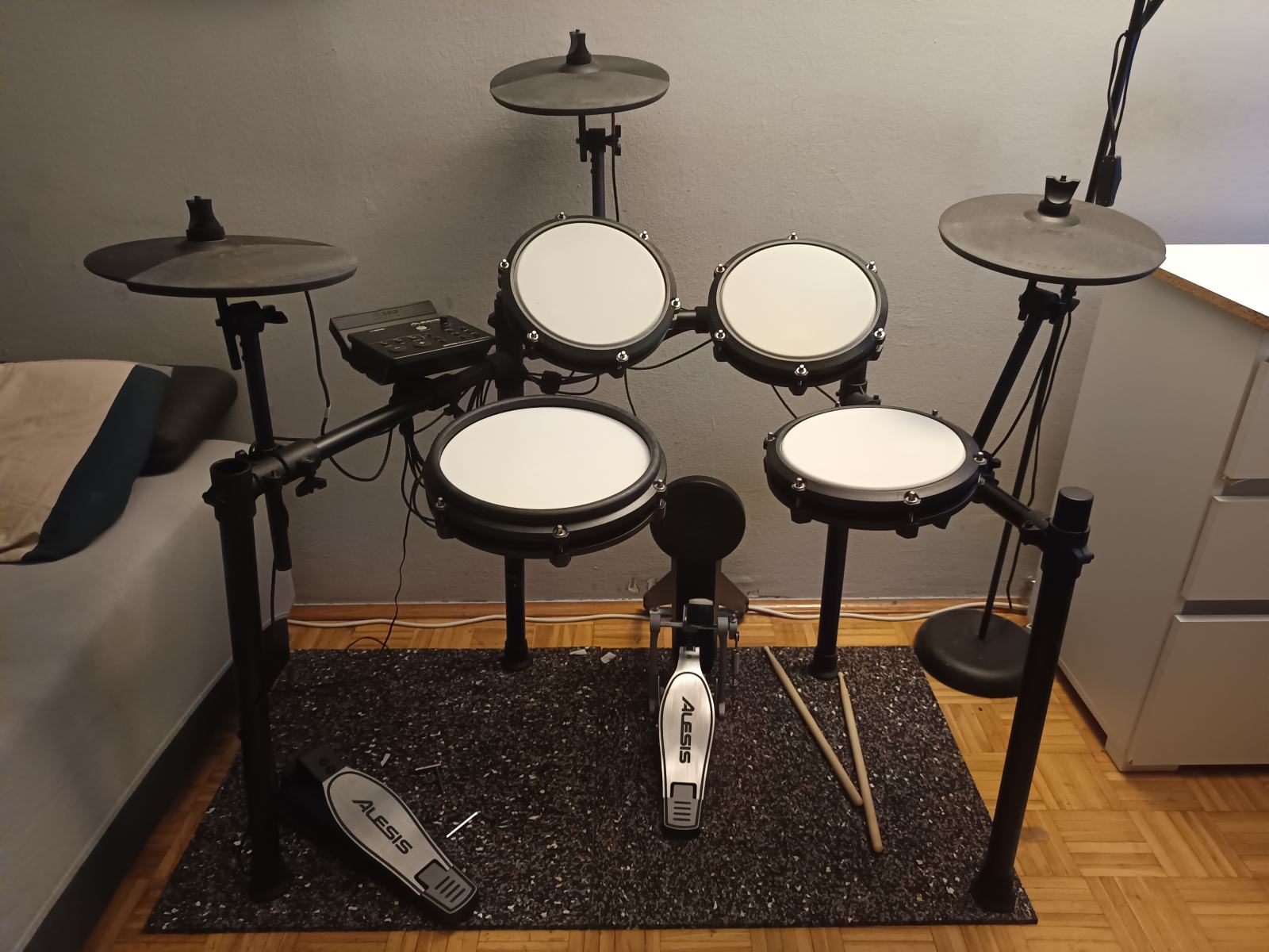 Alesis Nitro Max