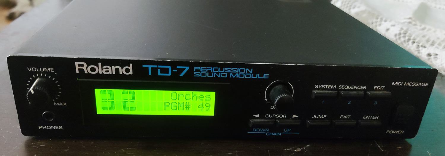 Drum Machine Ritam mašina ROLAND TD-7 TD7 Midi drum sound module