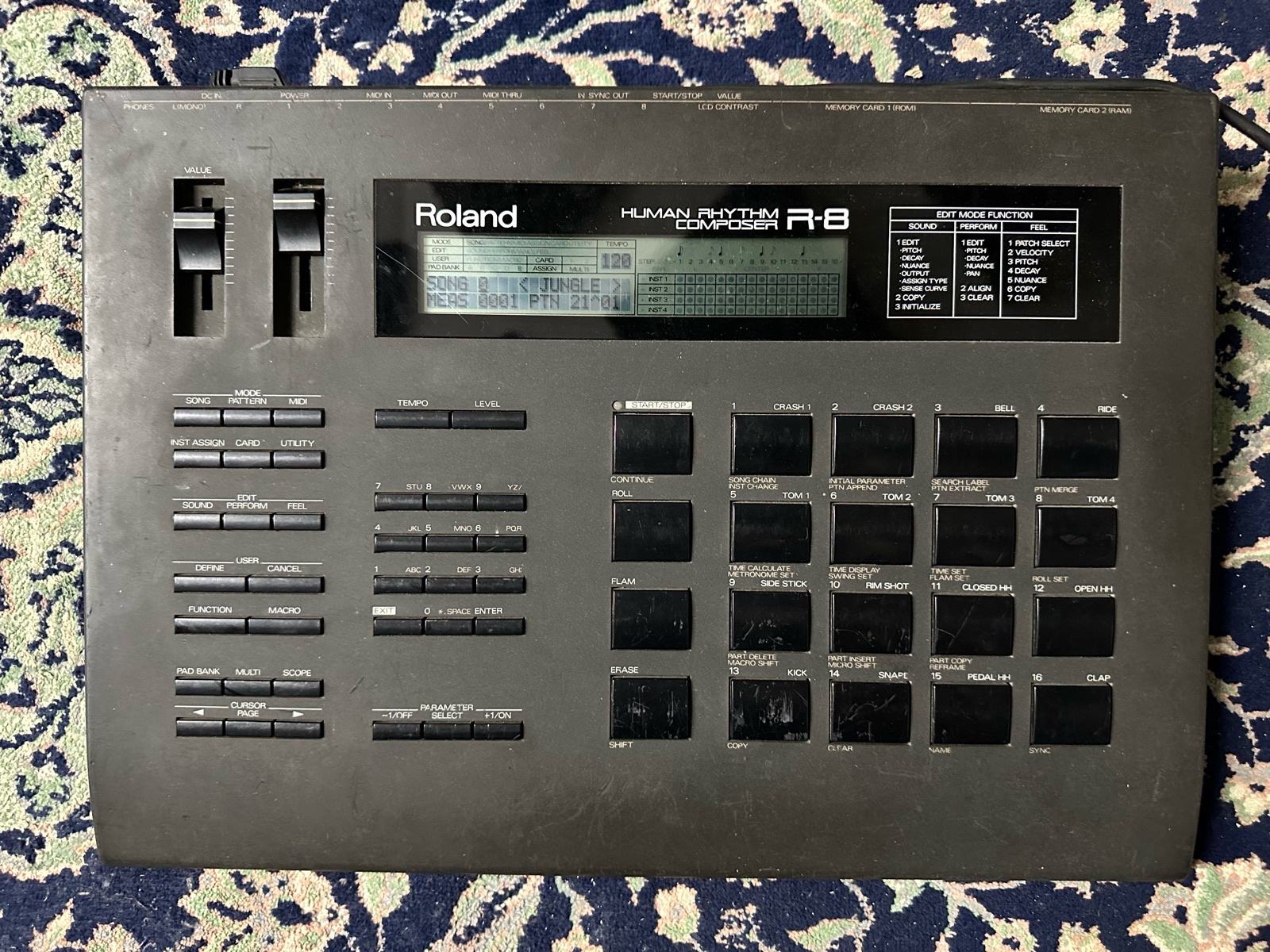 Roland R-8 human rhythm composer iz 80ih