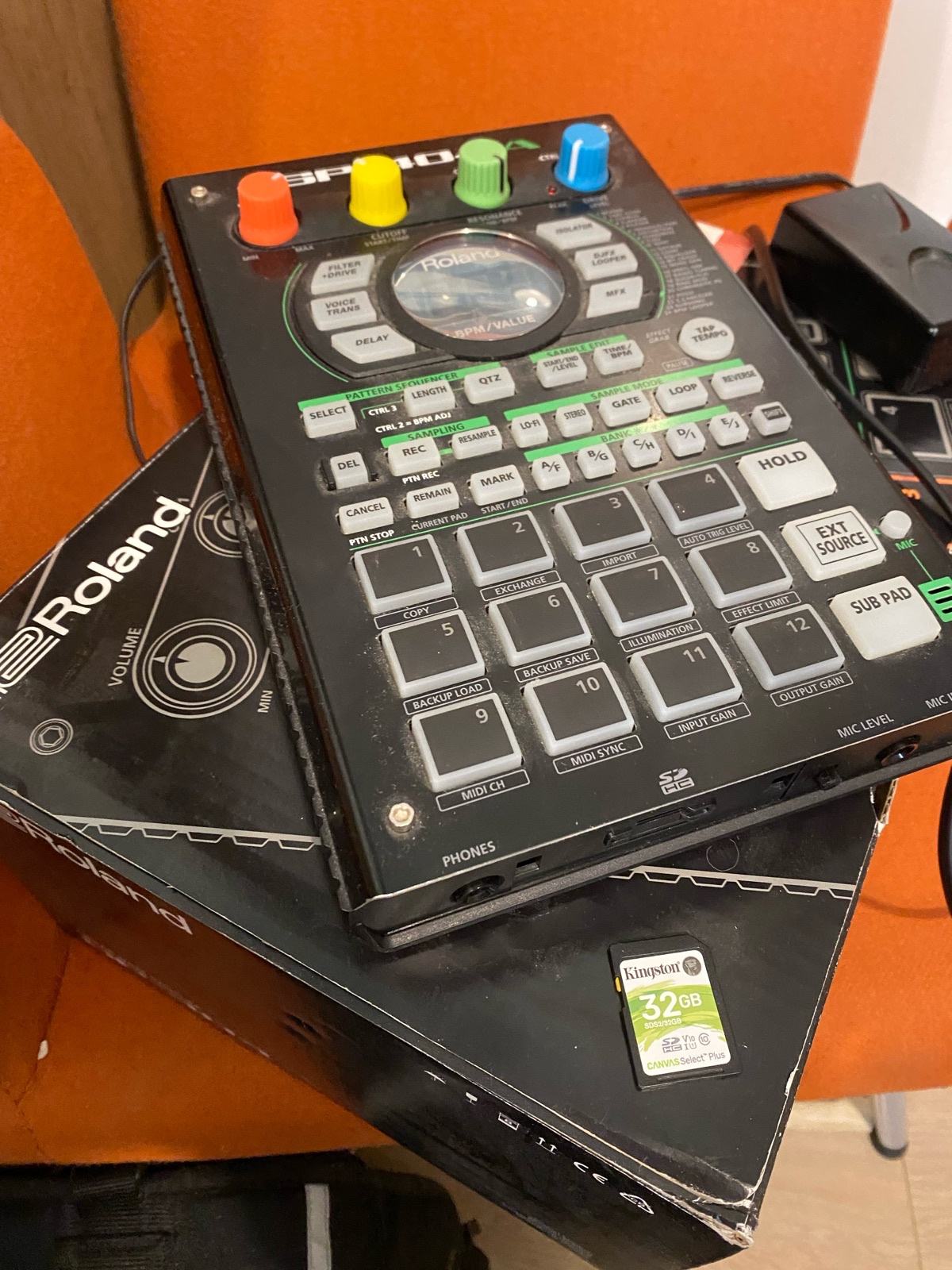 Roland SP404A sampler