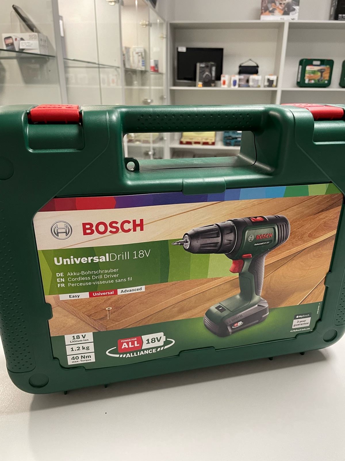 BOSCH Universal Drill 18V bušilica 1x1.5Ah aku + kofer, NOVO, R1 račun