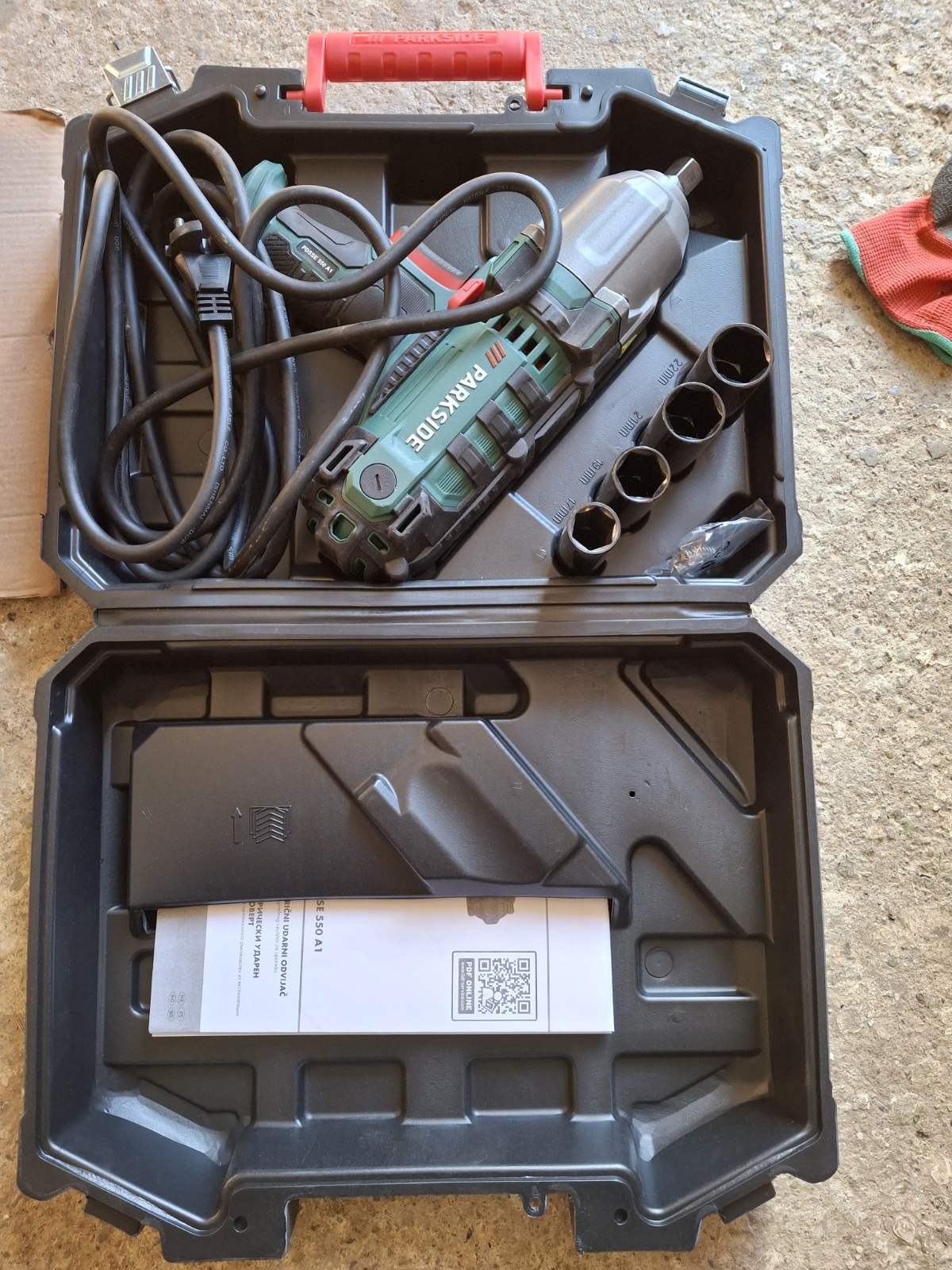 Električni odvijač za auto kotače