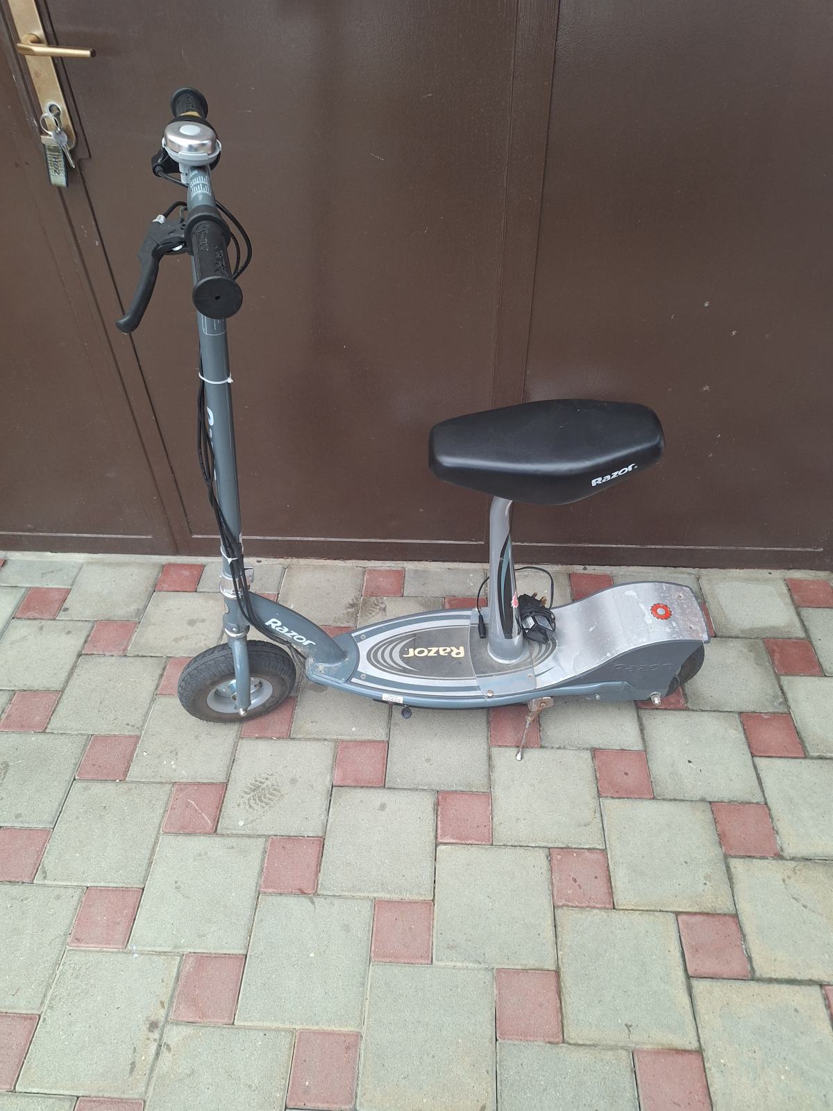 ELEKTRIČNI ROMOBIL RAZOR E 300 S