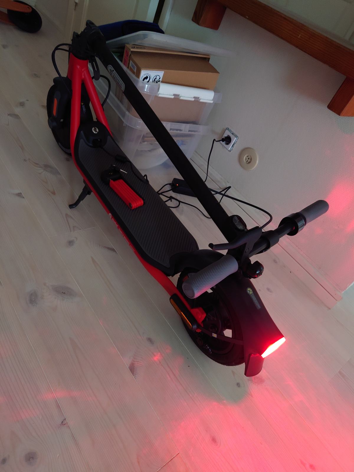 Električni romobil Segway Ninebot Kickscooter D18E