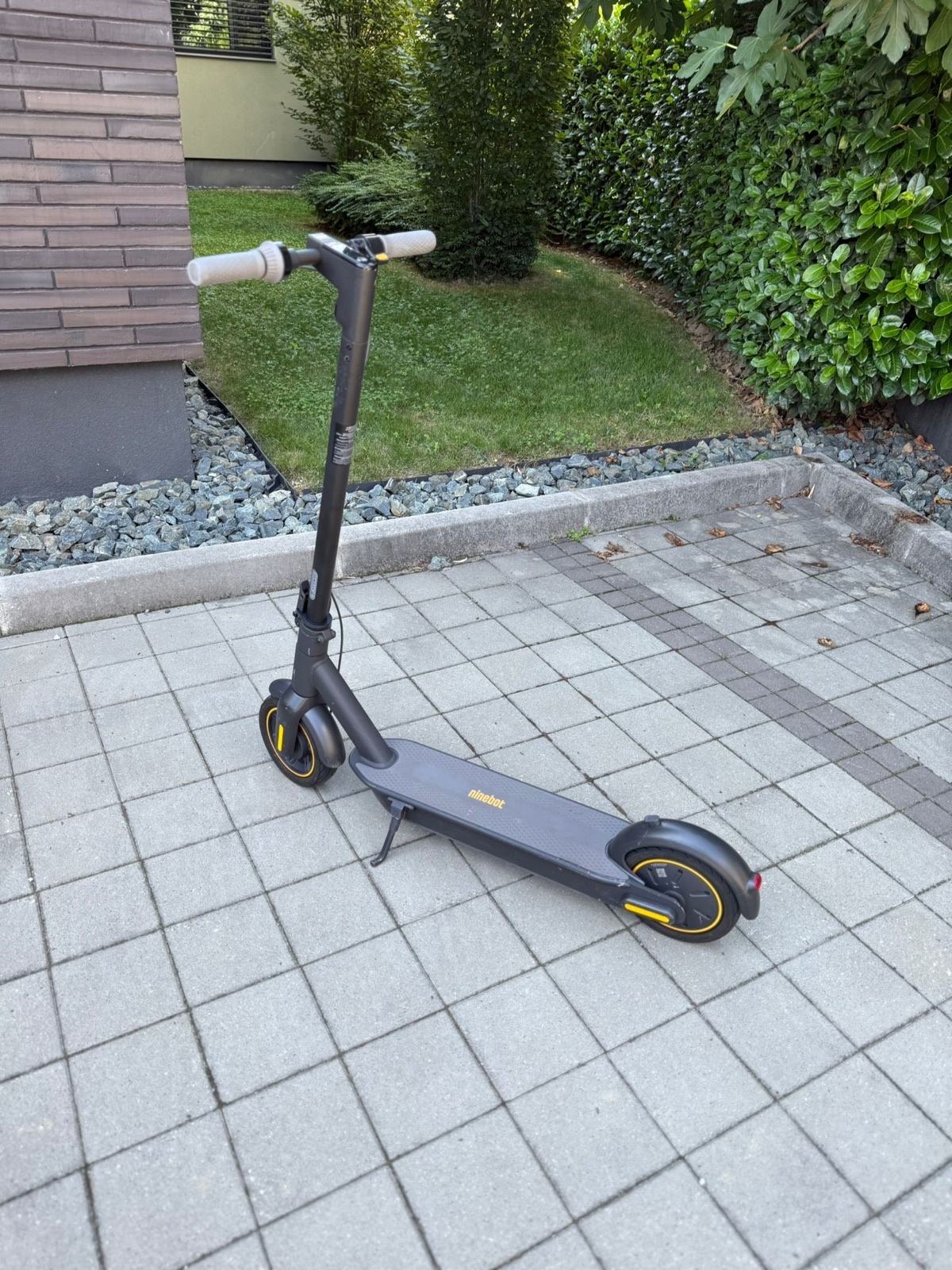 Ninebot KickScooter Max G30 - top stanje