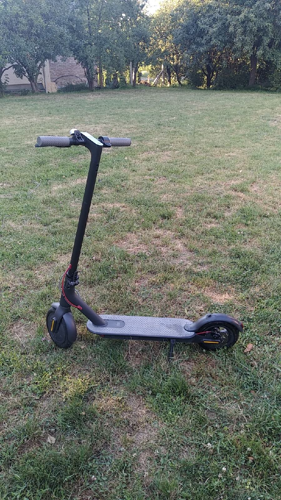 Električni romobil Xiaomi M365, crni