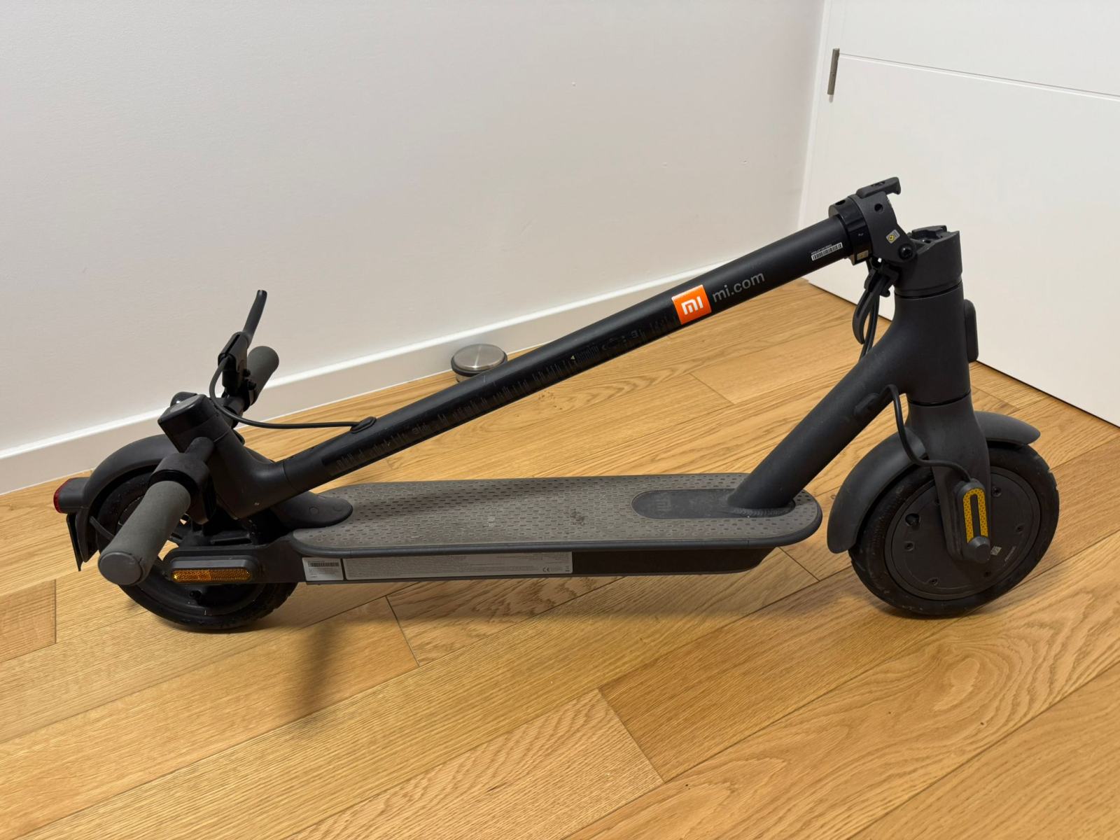 Xiaomi Mi Electric Scooter Essential