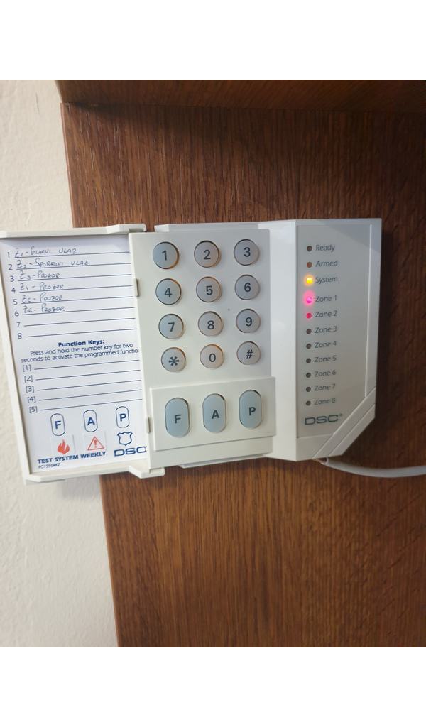 Alarmna centrala DSC PC585 + magnetski detektori i ostali pribor