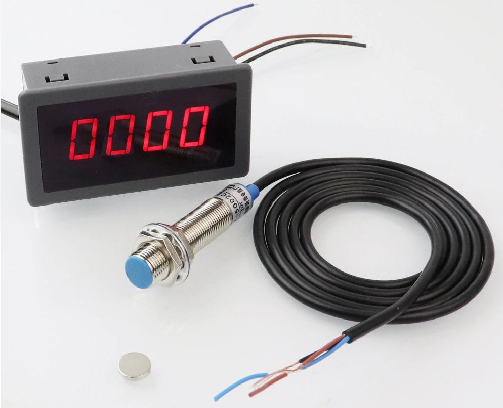 BROJAČ OKRETAJA STROJEVA AC 220V 4BIT SA HAL SENZOROM UGRADBENI