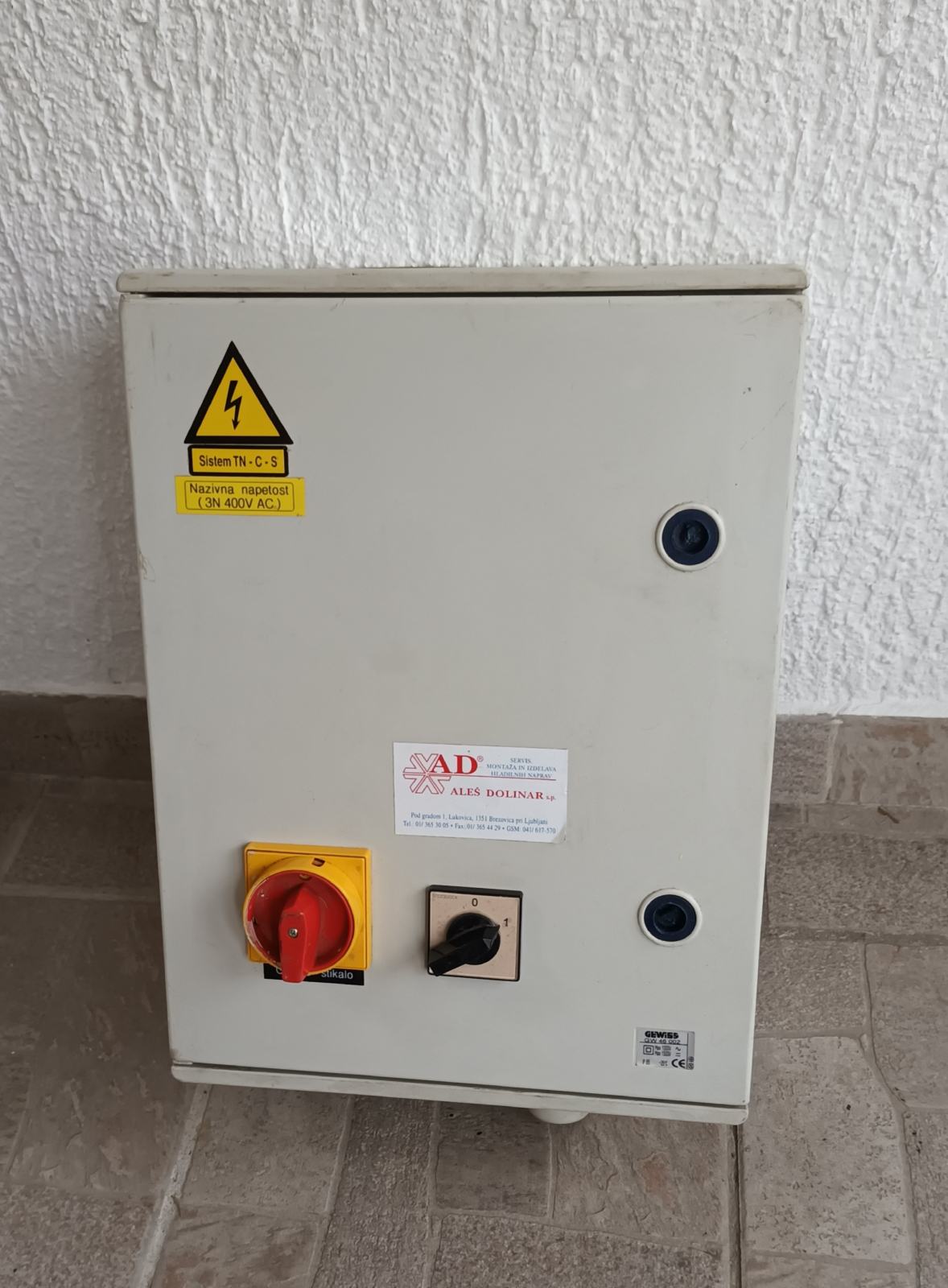 Elektro ormar priključno-razvodni