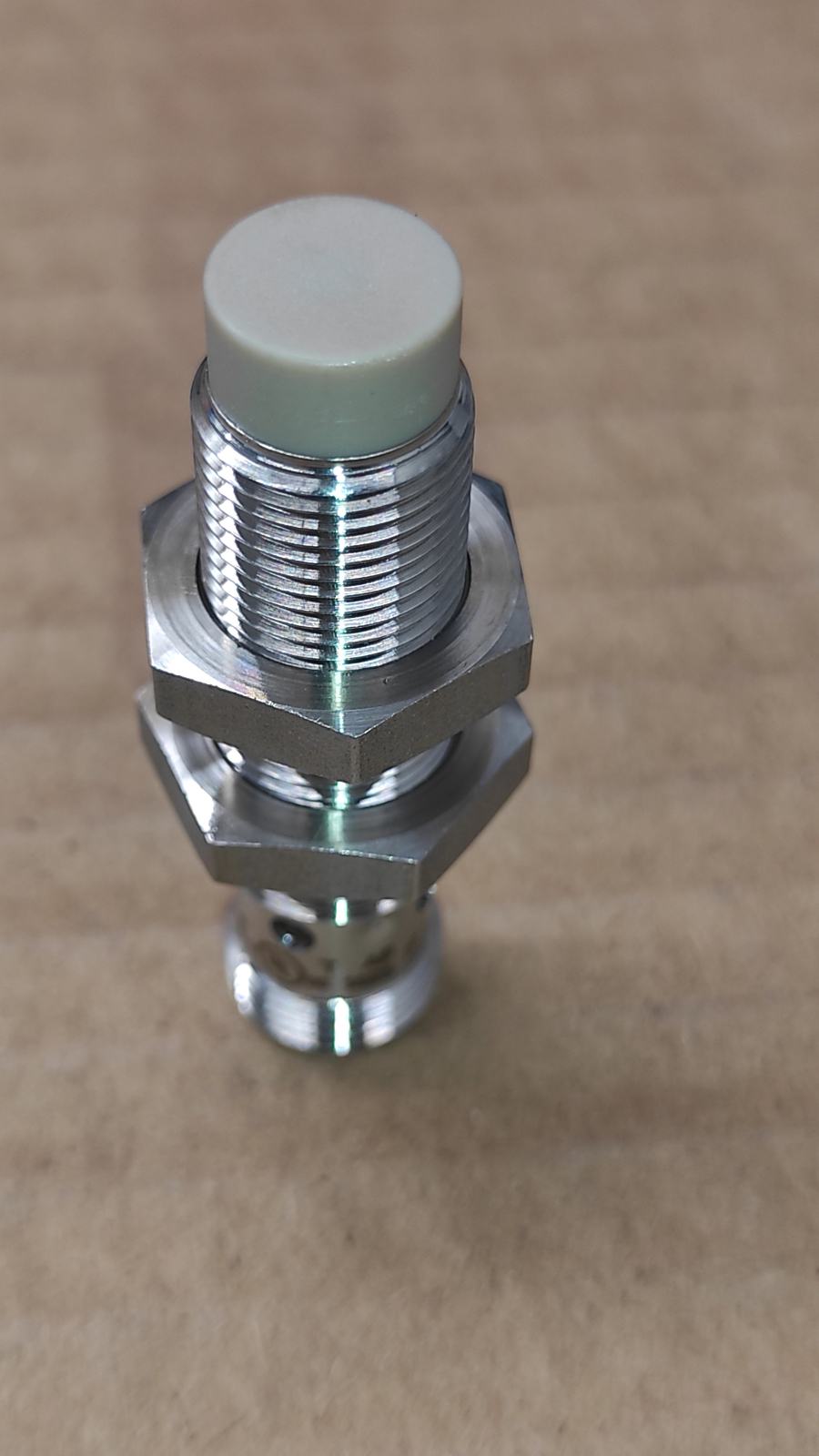 Induktivni sensor IFM IFT200 (IFB3007-BPKG/V4A/US-104)