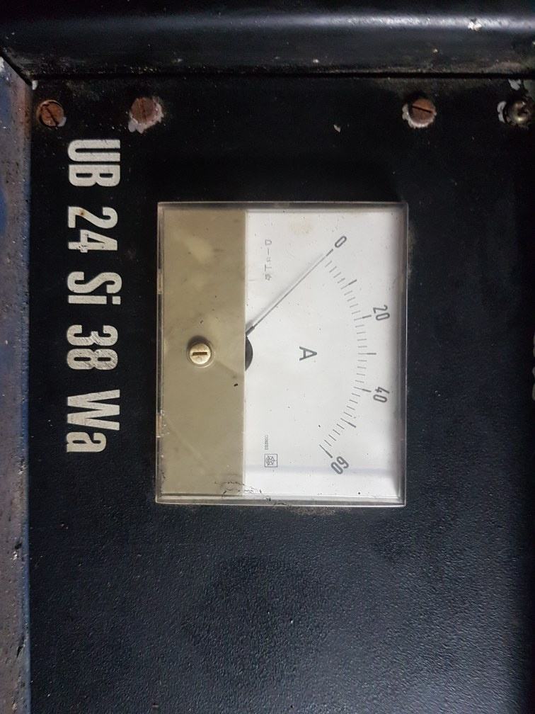 iskrin ispravljač za punjenje i brzo punjenje akumulatora