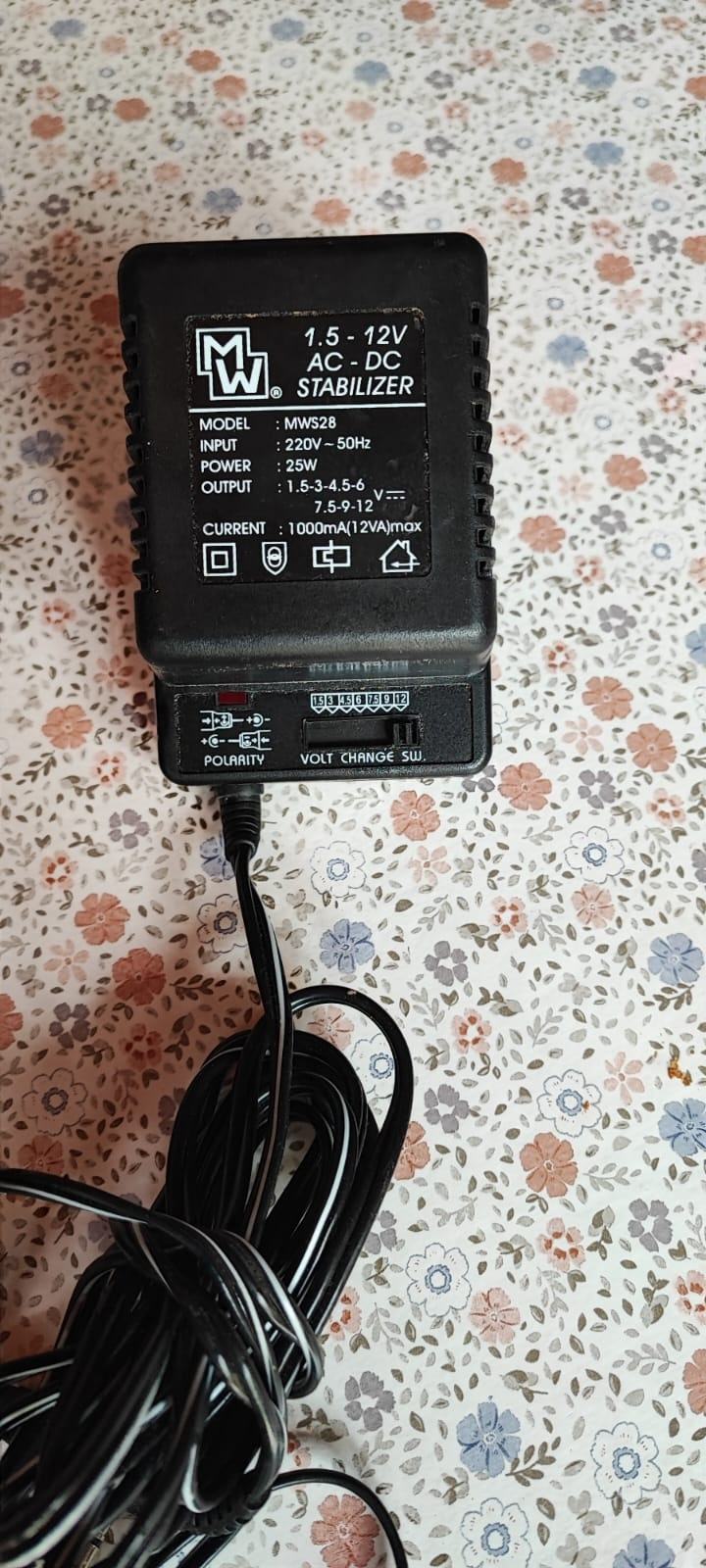 ISPRAVLJAČ OD 1,5 DO 12 VDC, NOVO