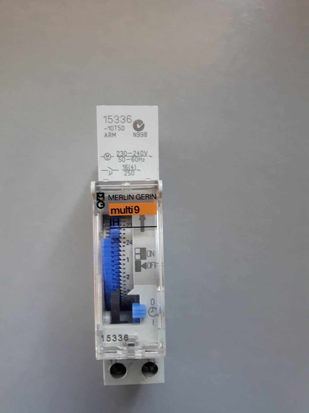 Merlin Gerin 15336 - mehanička vremenska sklopka