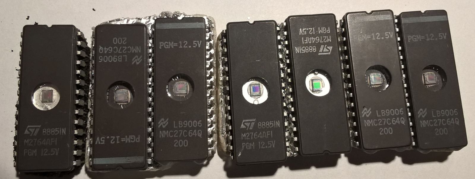 EPROM NationalSemiconducto 65,536-Bit (8192 x 8) CMOS EPROM