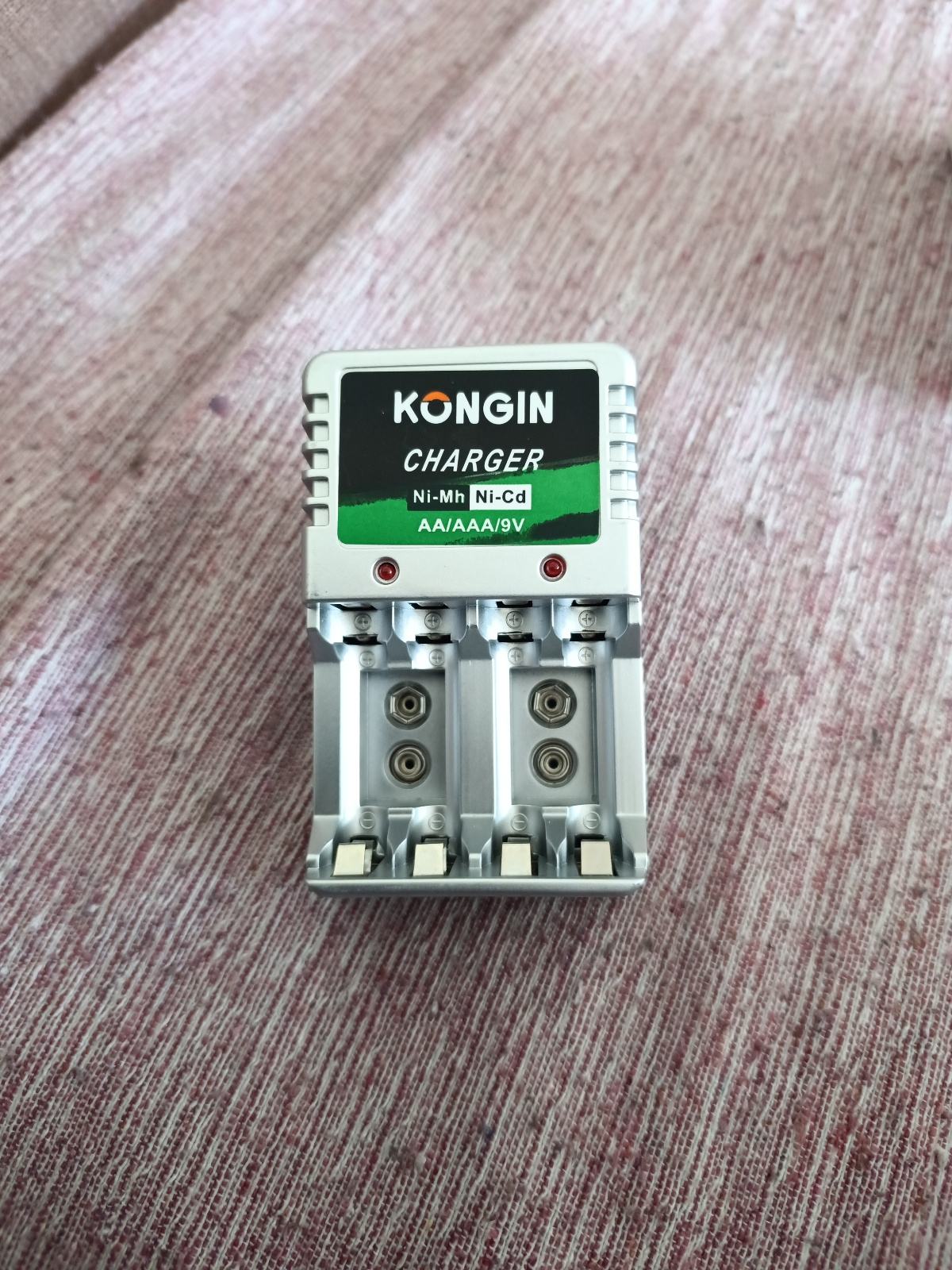 Punjač za AAA, AA i 9 Vbaterije