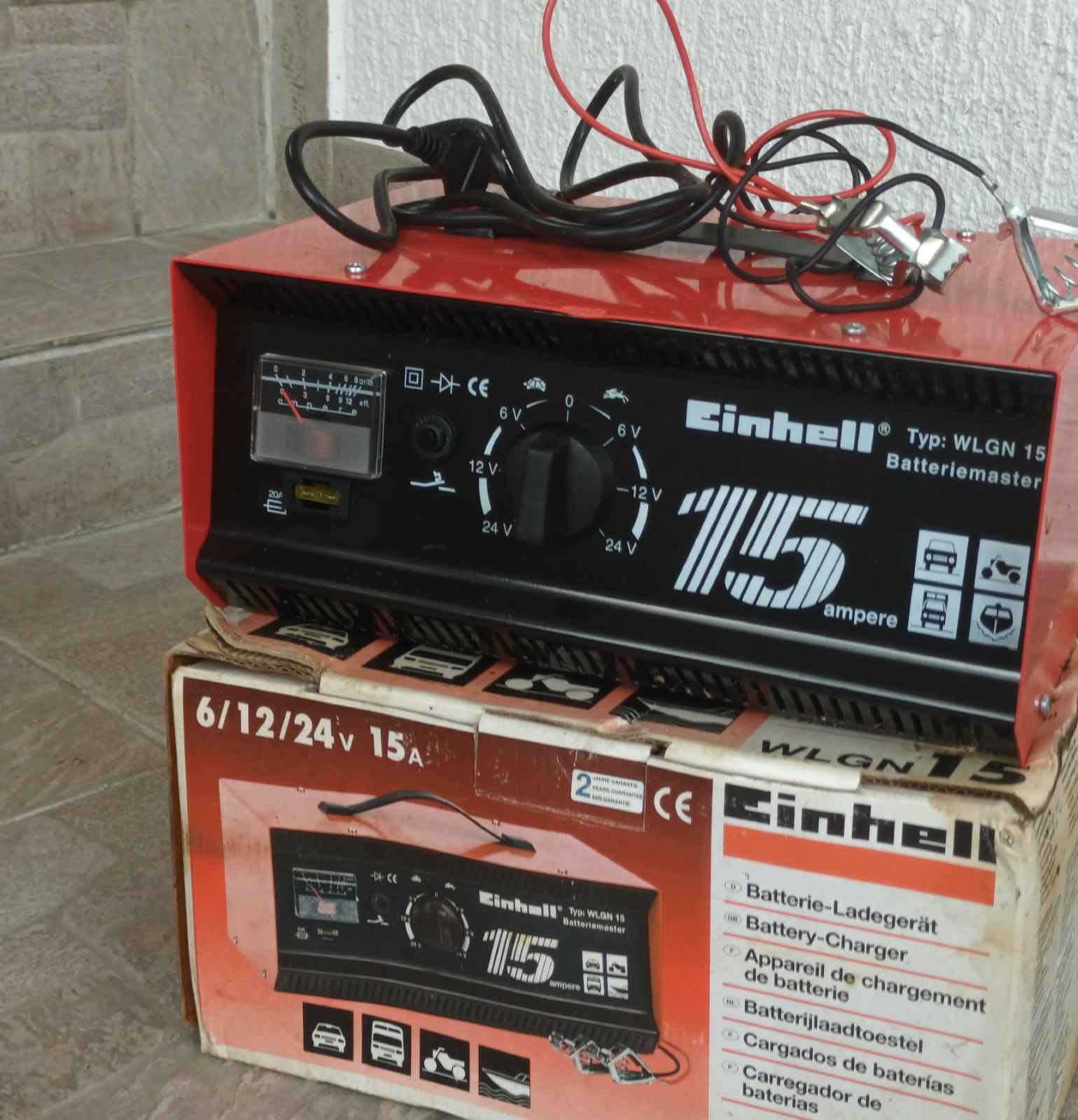 Punjač akumulatora 6,12,24V + brzo punjenje