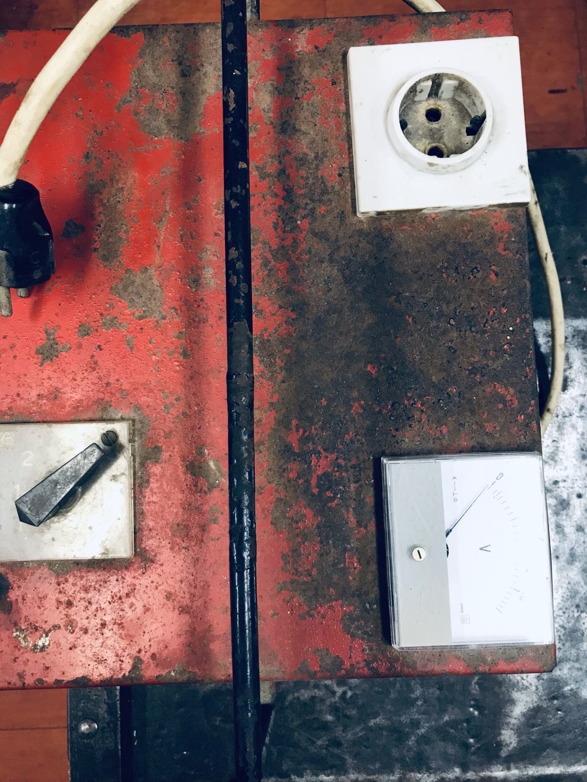 Regulator napona struje 220V