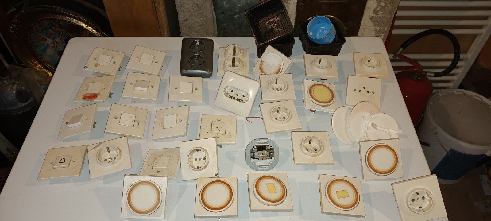 Retro uticnice/prekidaci