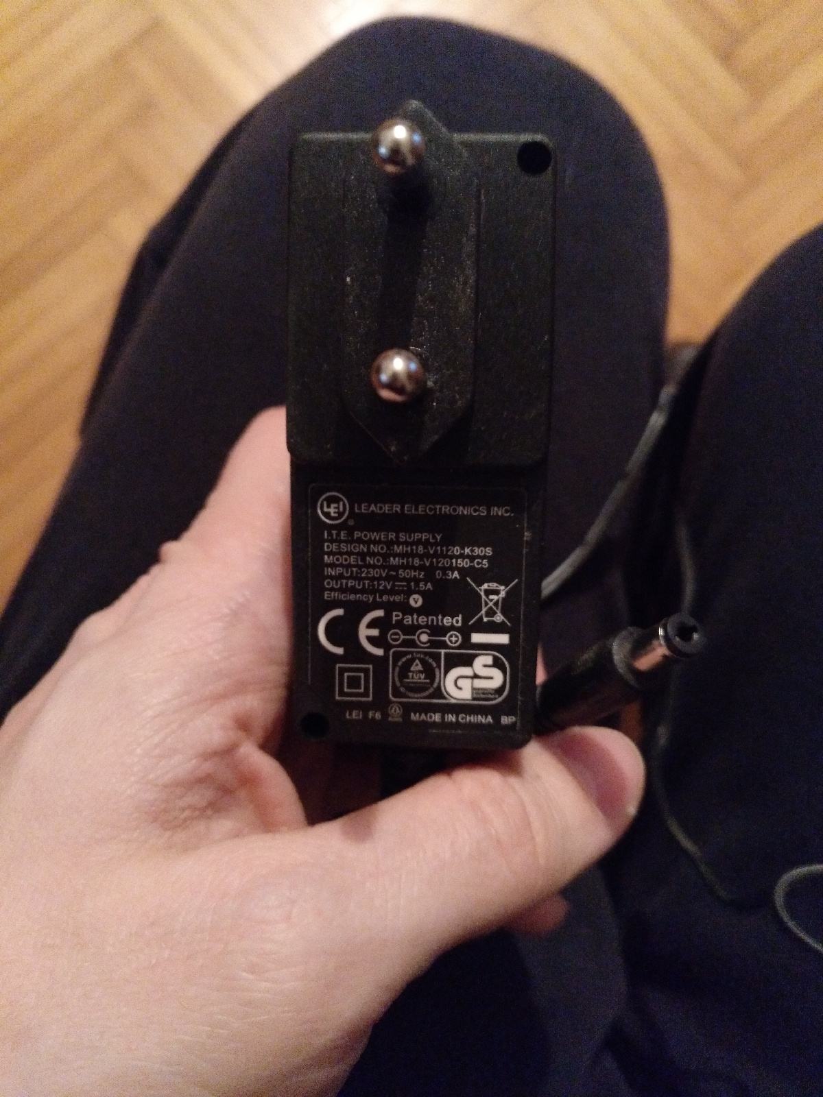 Strujni adapter 12v 1,5A
