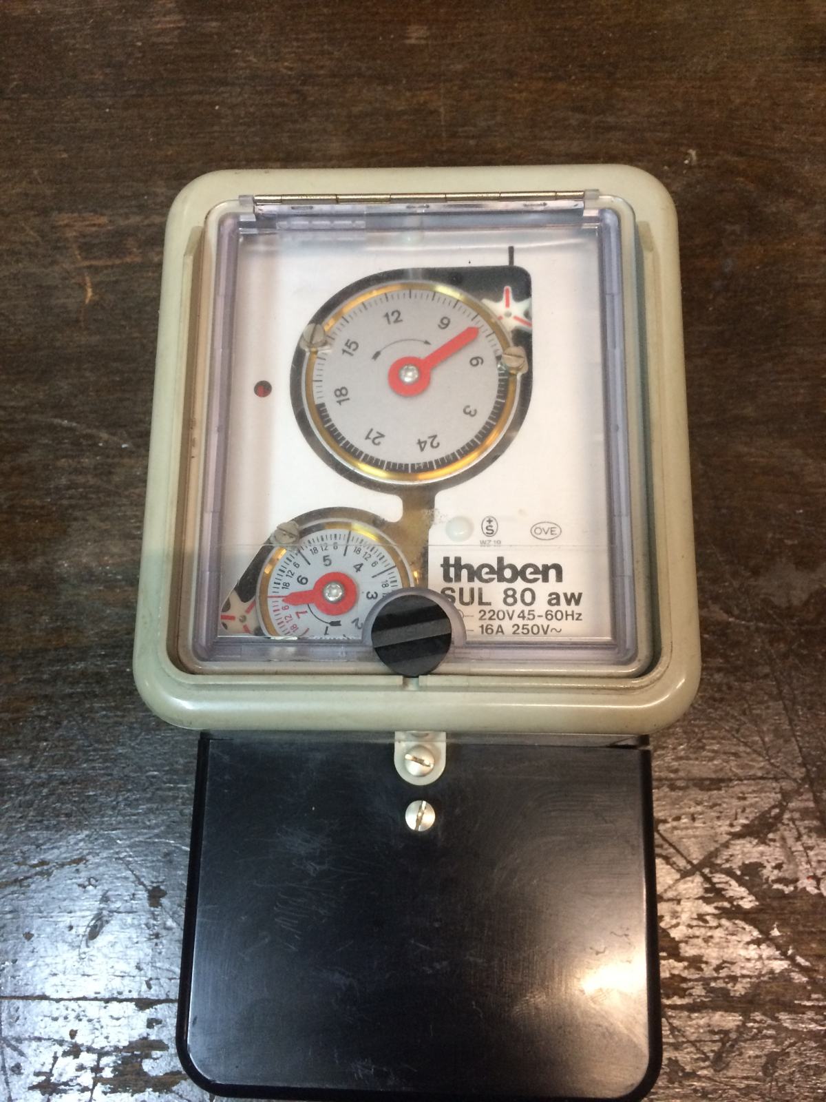 Vremenski prekidač / timer - Theben - SUL 80 AW - 16A,250V