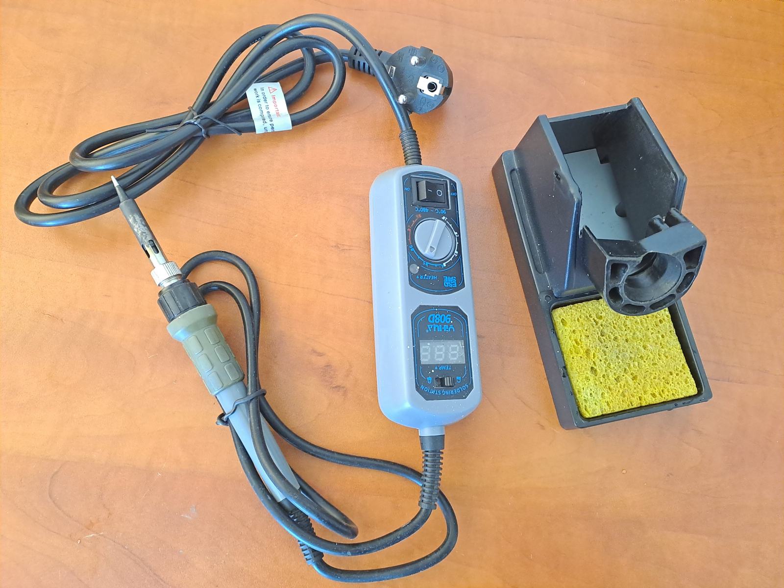 Yihua 908D 60W lemilica