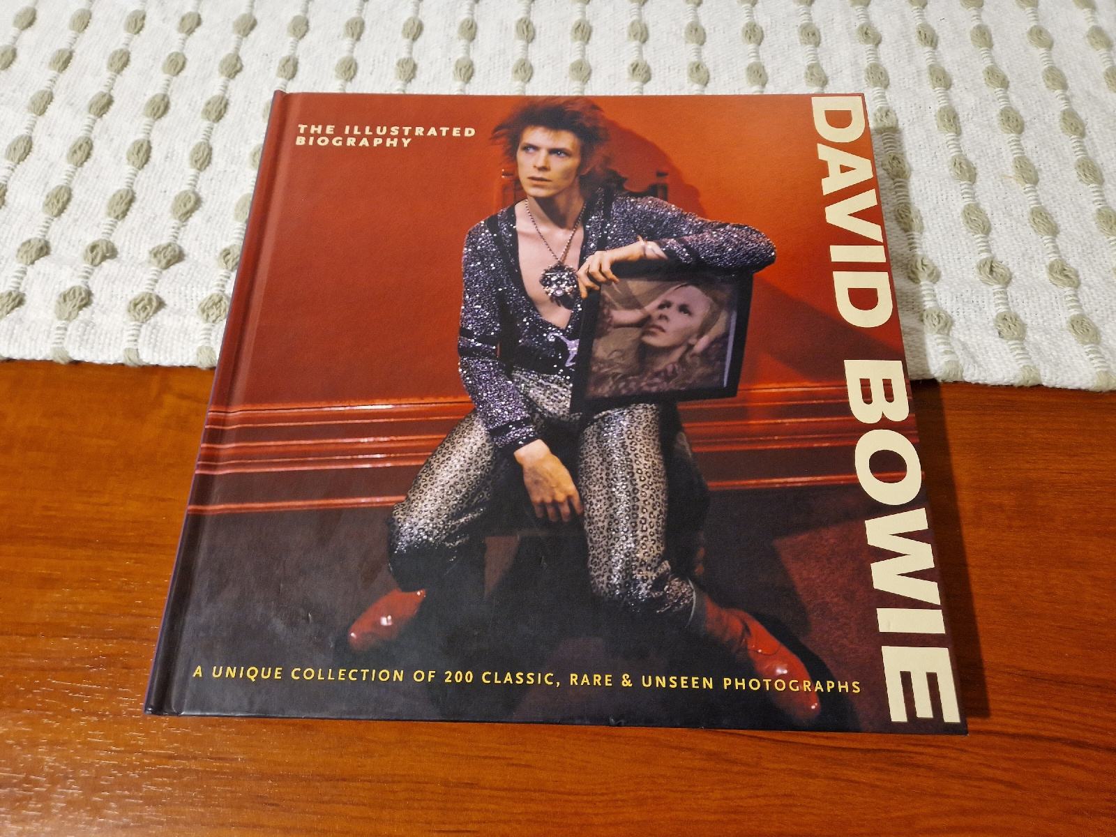 Knjiga David Bowie The Ilustrated History