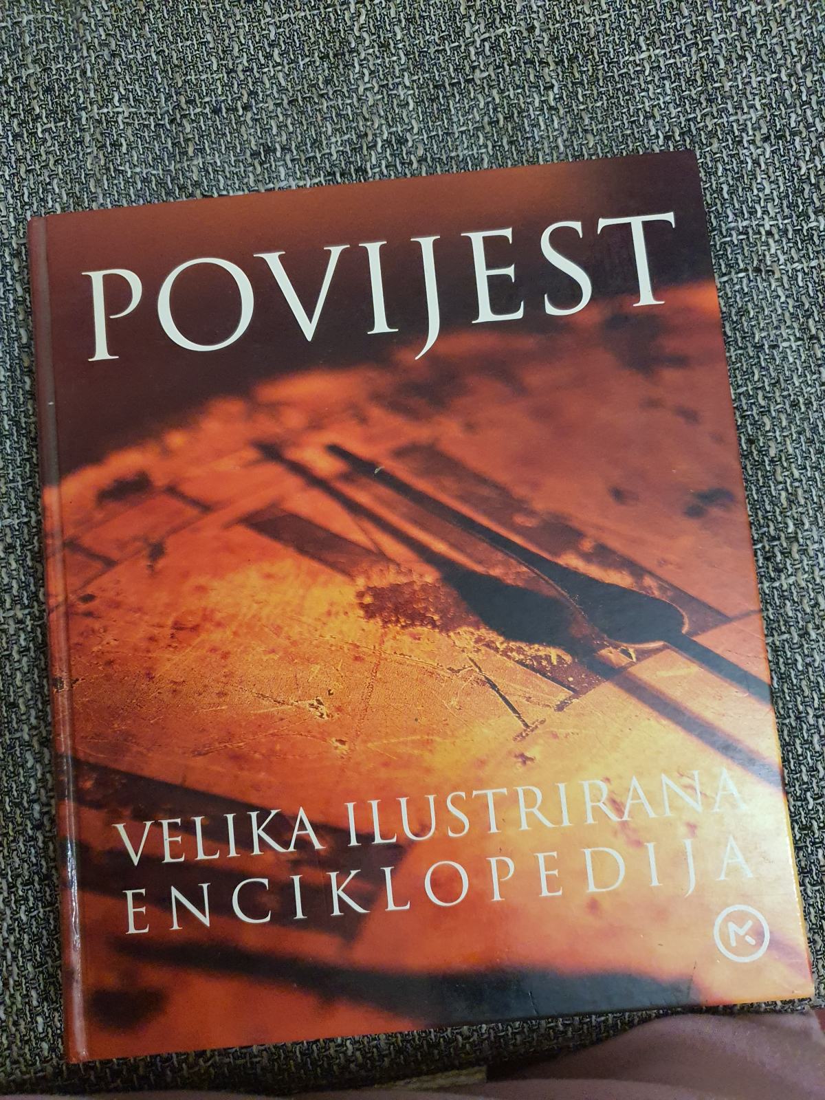 POVIJEST, VELIKA ILUSTRIRANA ENCIKLOPEDIJA, 611 stranica