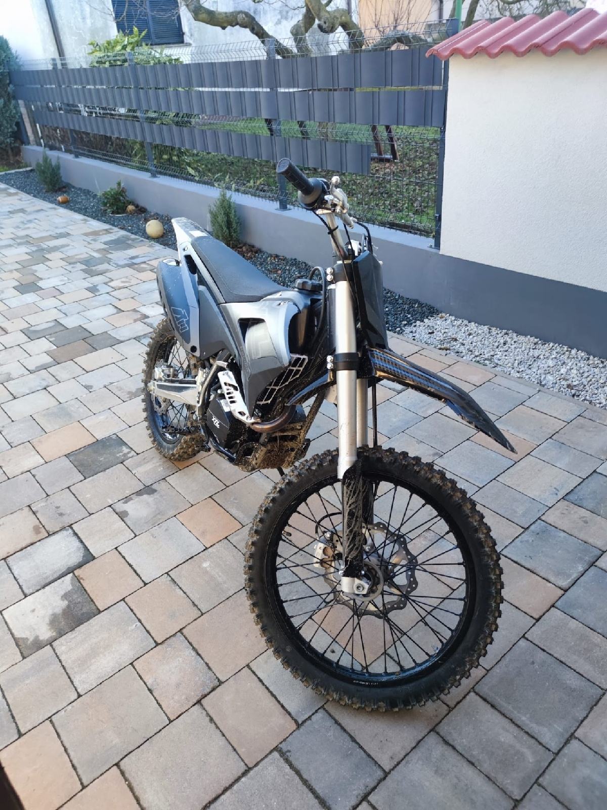 Cross Apollo XTL 250 ccm Samo 20rh., 2023 god.