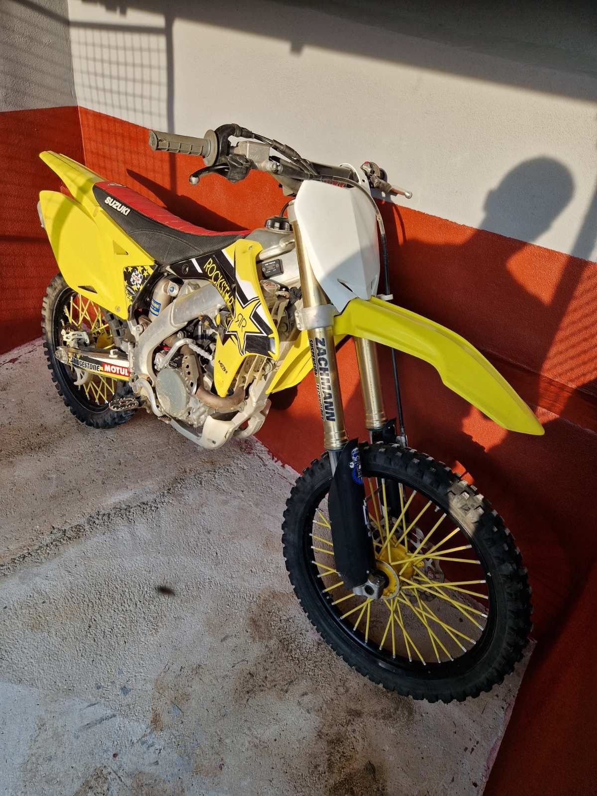 Suzuki RMZ 250 cm3, 2015 god.