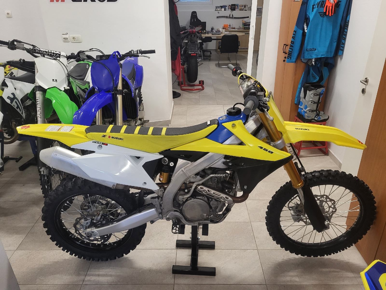 Suzuki RMZ 450 cm3, 2023 god.