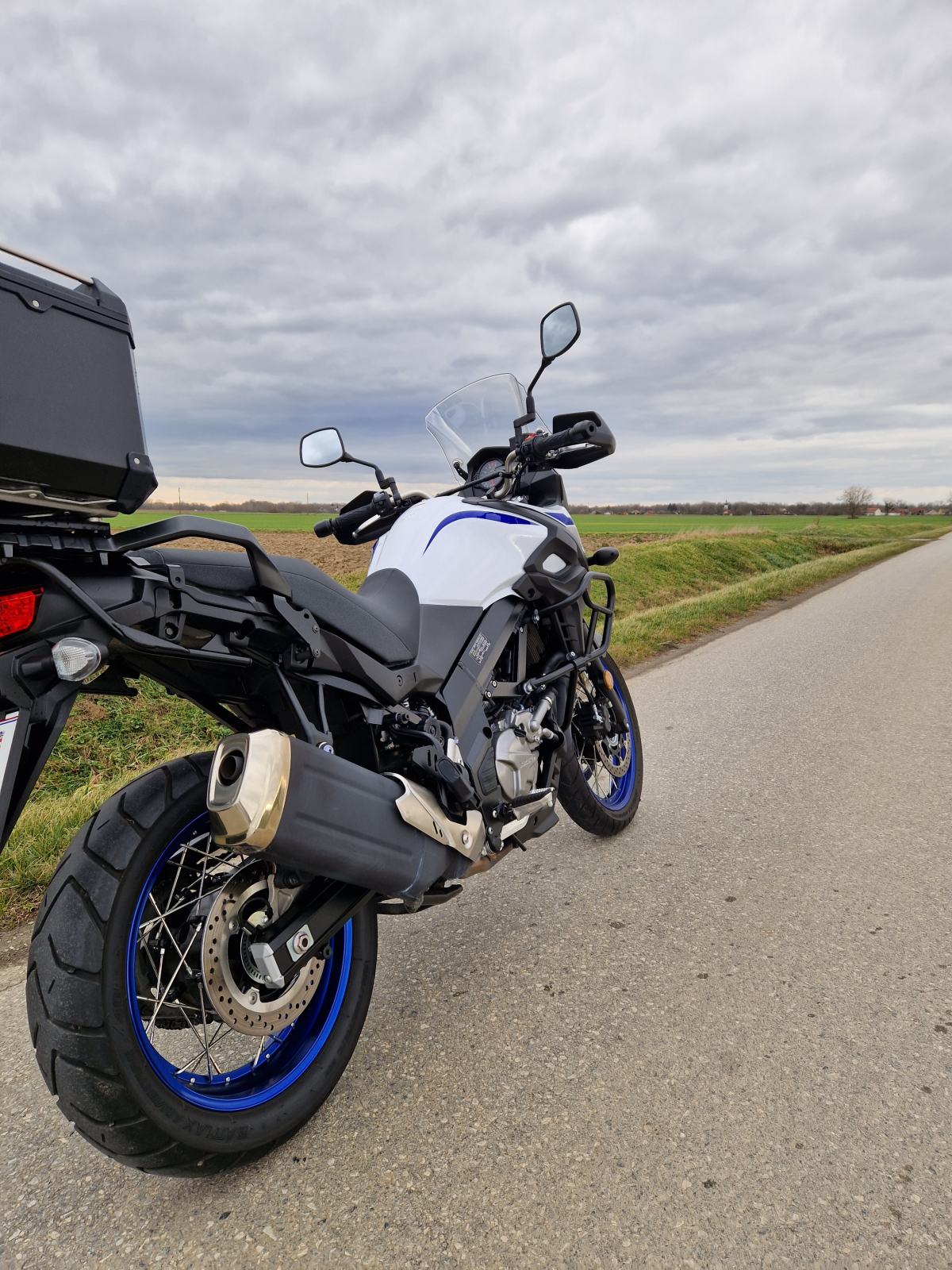 Suzuki V-Strom 650 XT Adventure 645 cm3, 2020 god.
