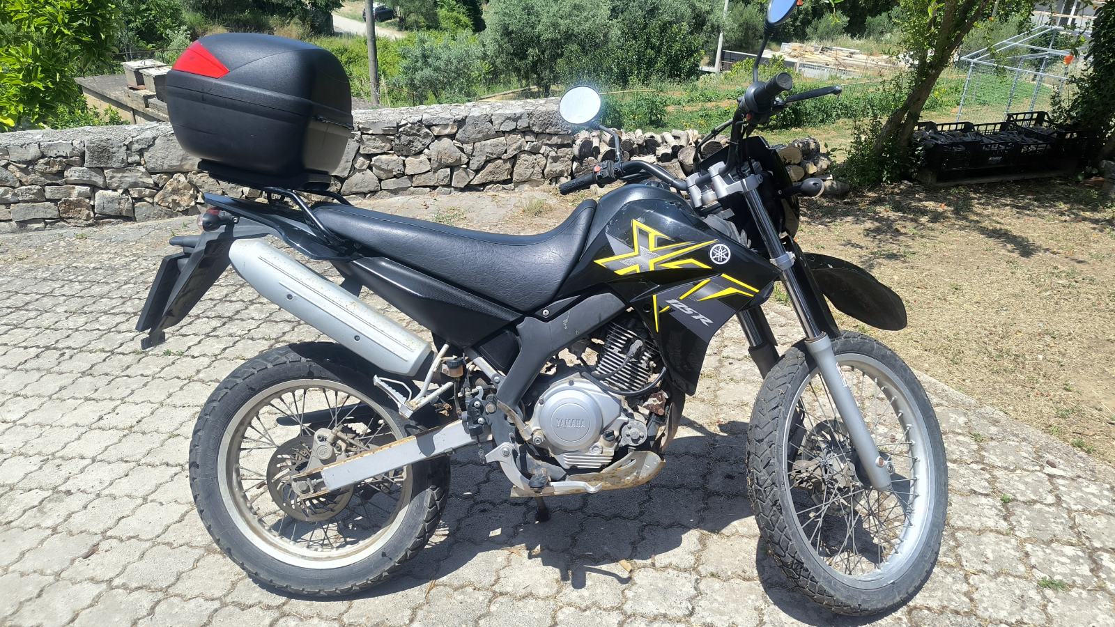 Yamaha XT 125 R 125 cm3, 2007 god.