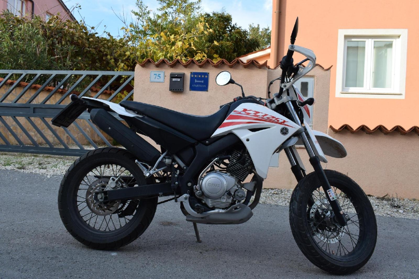 Yamaha XT 125 X 125 cm3, 2008 god.