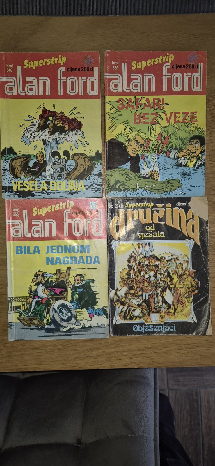 Alan Ford 8 stripova i 4 stripa na poklon