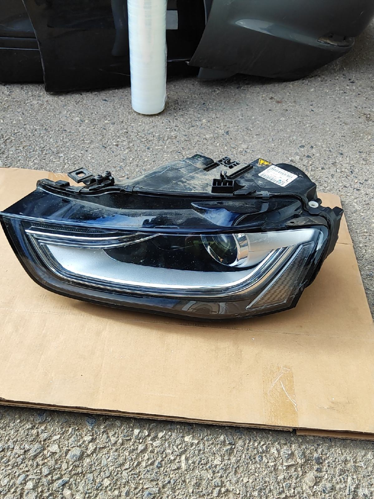 AUDI A4 8K FACELIFT REDIZAJN BI - XENON PREDNJI FAR LIJEVI 8K0941005C