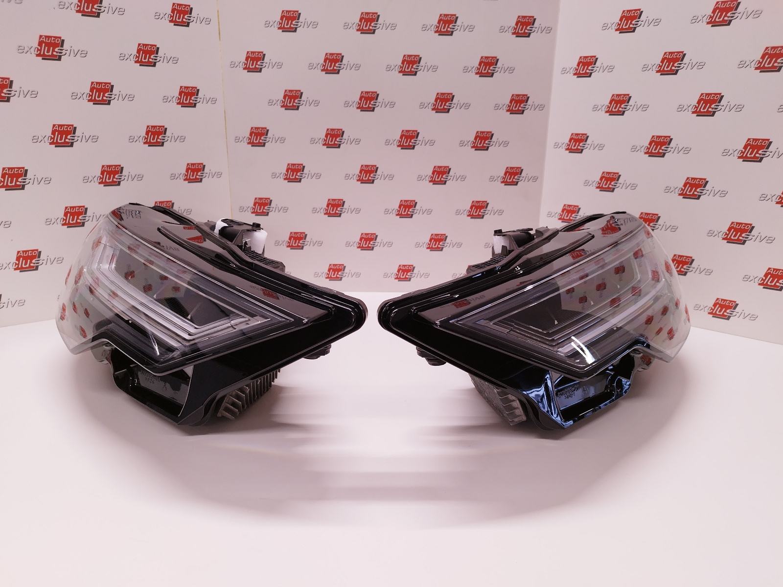 AUDI A6 C8 ***ORIGINALNI PREDNJI LED MATRIX HD FAROVI 4K0941035***