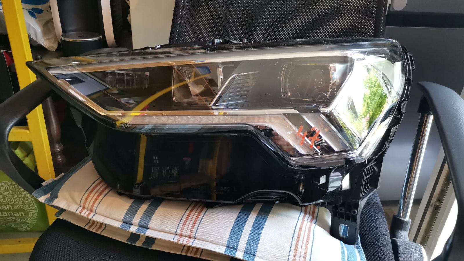 AUDI Q3 2019- ,prednji lijevi far,LED