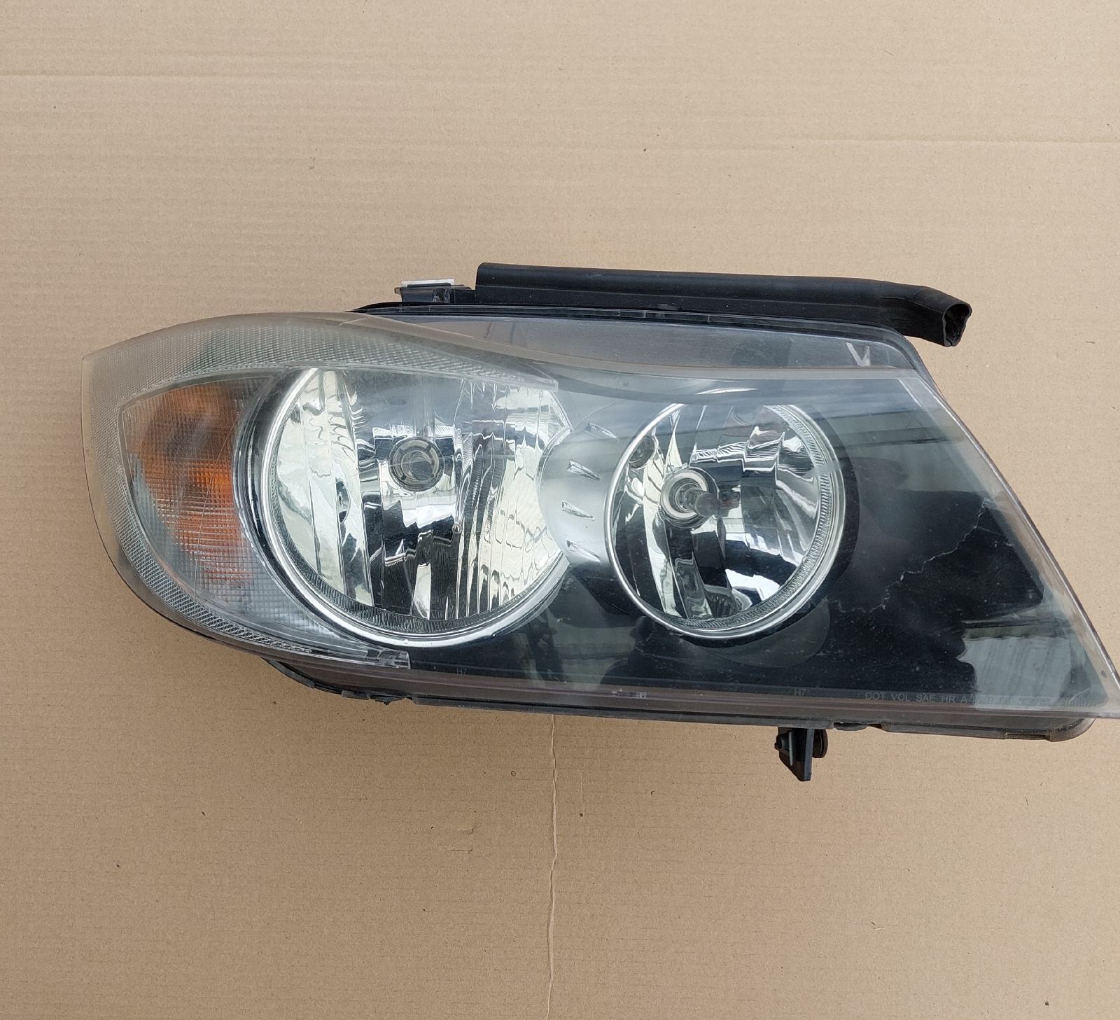 BMW E90 E91 E92 farovi