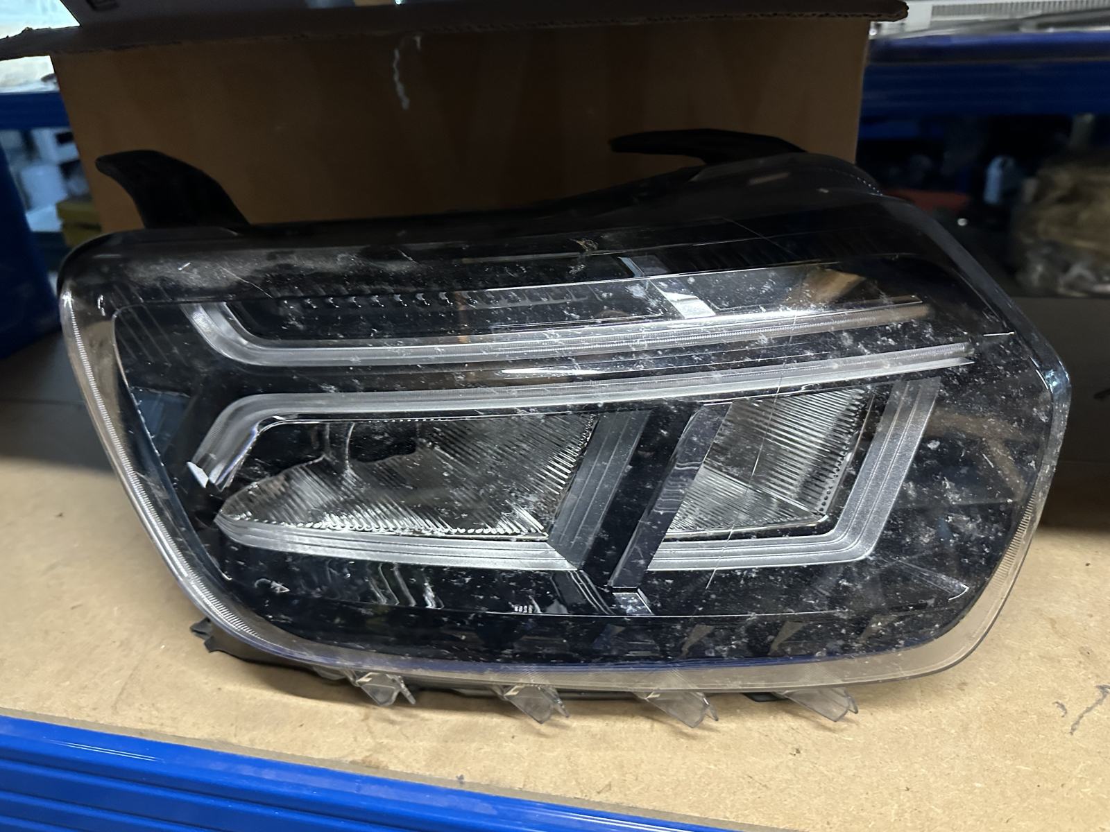 Dacia Duster far 260101613R