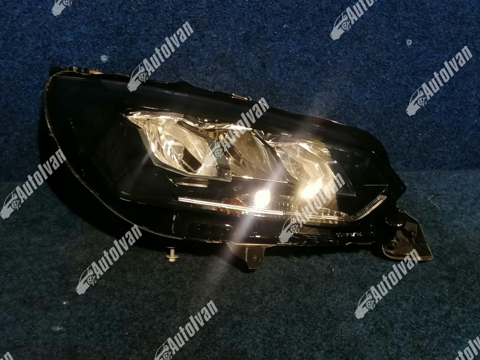 FAR / LAMPA / SVJETLO PEUGEOT 208 P21E 90200108 9833036180 LED. P.D