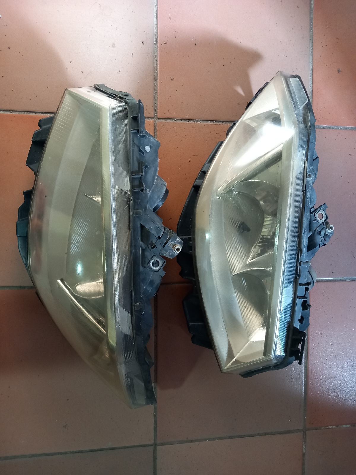 Farovi Renault Megane 2