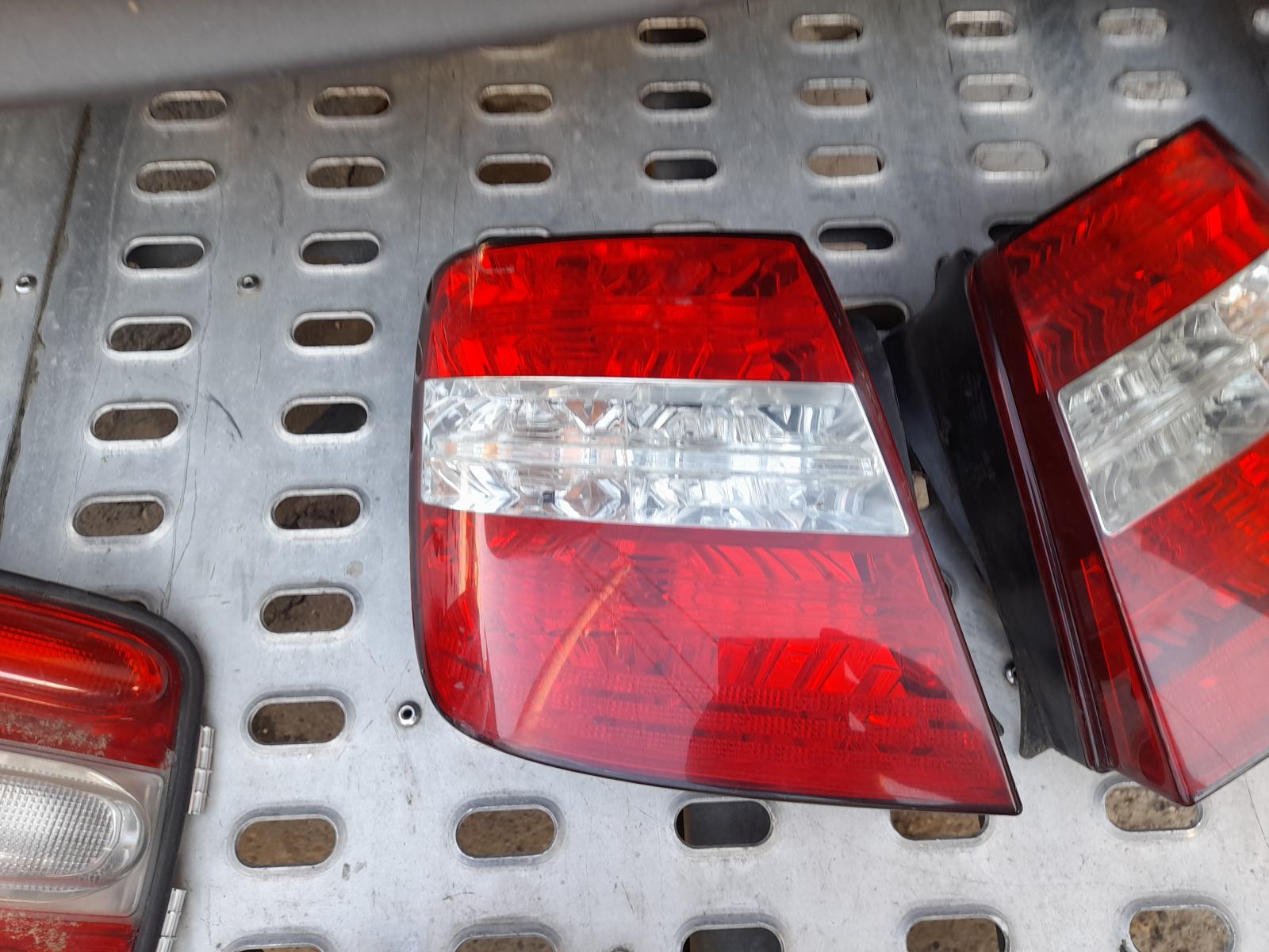 Fiat stilo 5 vrata zadnje štop svjetlo prodaje po 30 eura komad