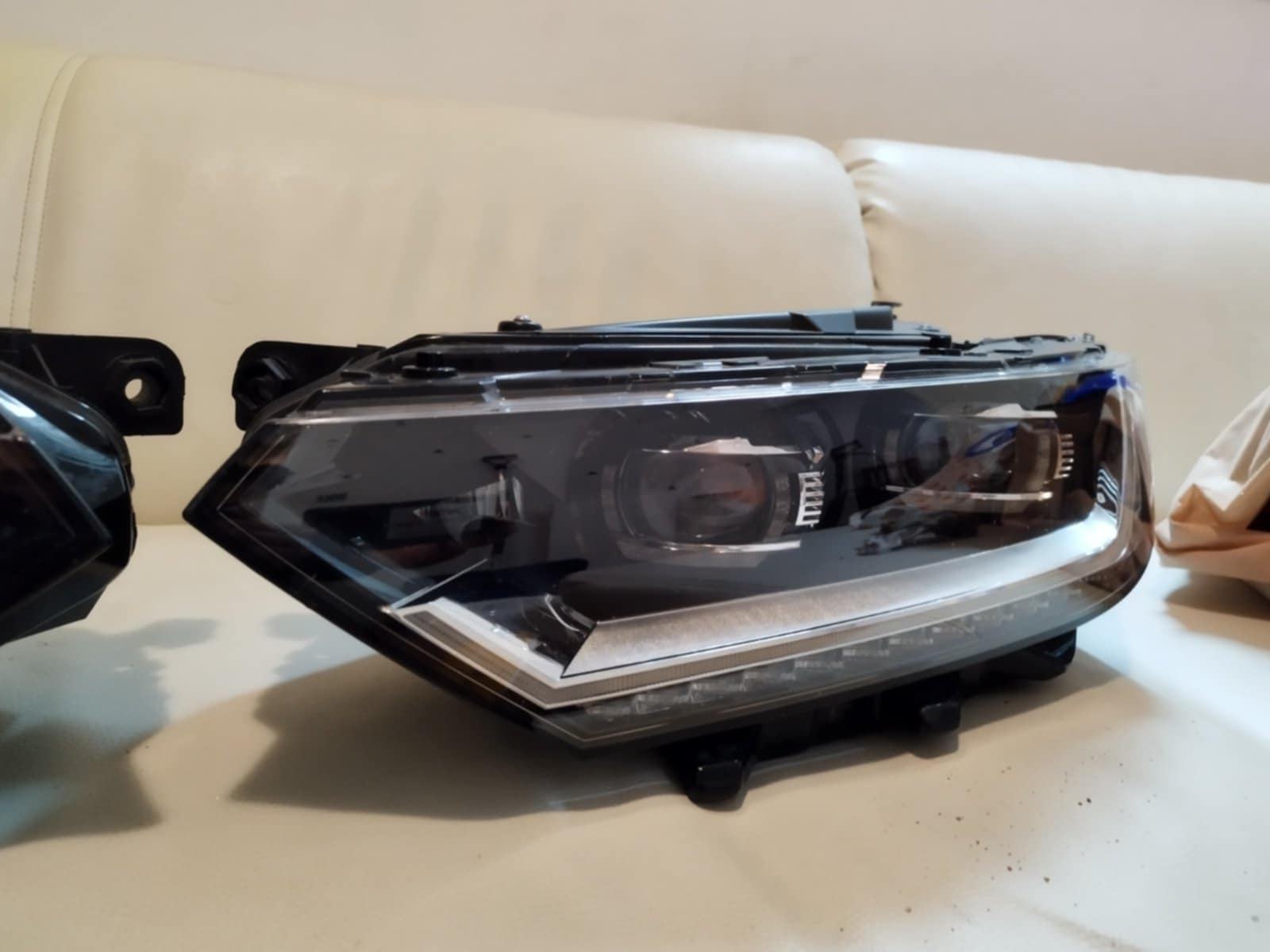 Full LED farovi za Passat B8