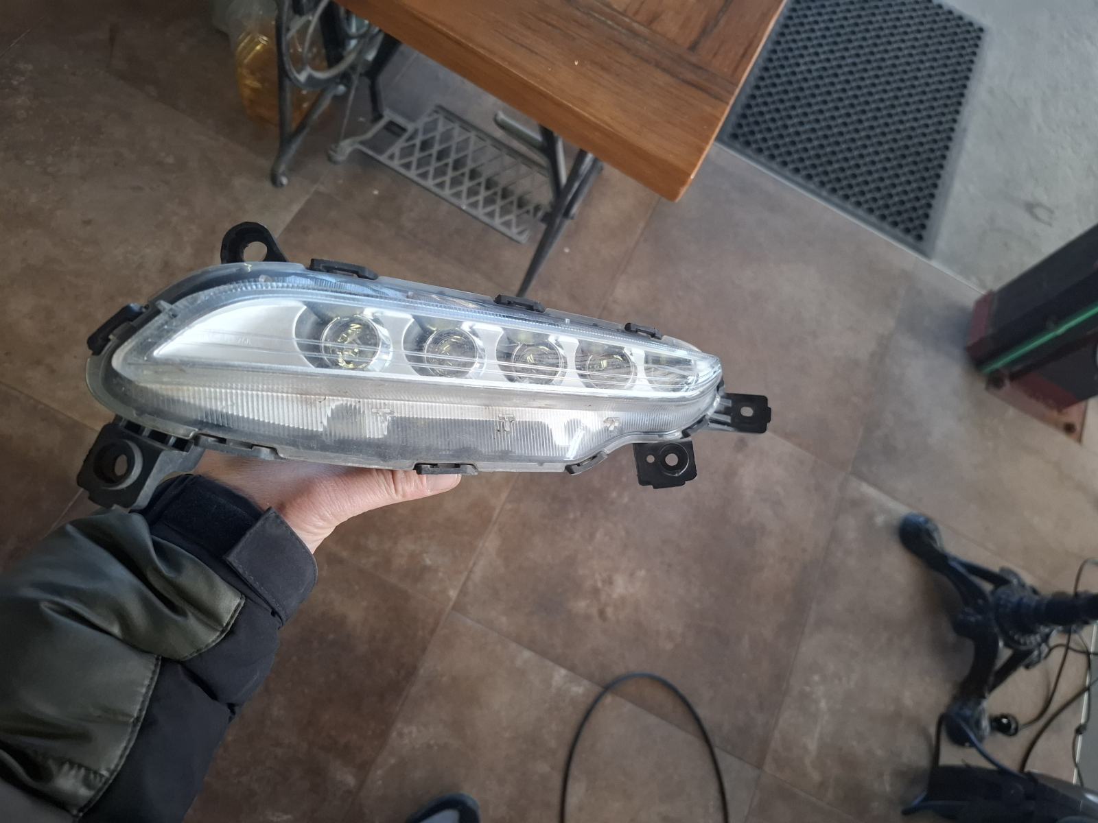 Hyundai Tucson 92207-d7000 lijevo dnevo svjetlo prodajem