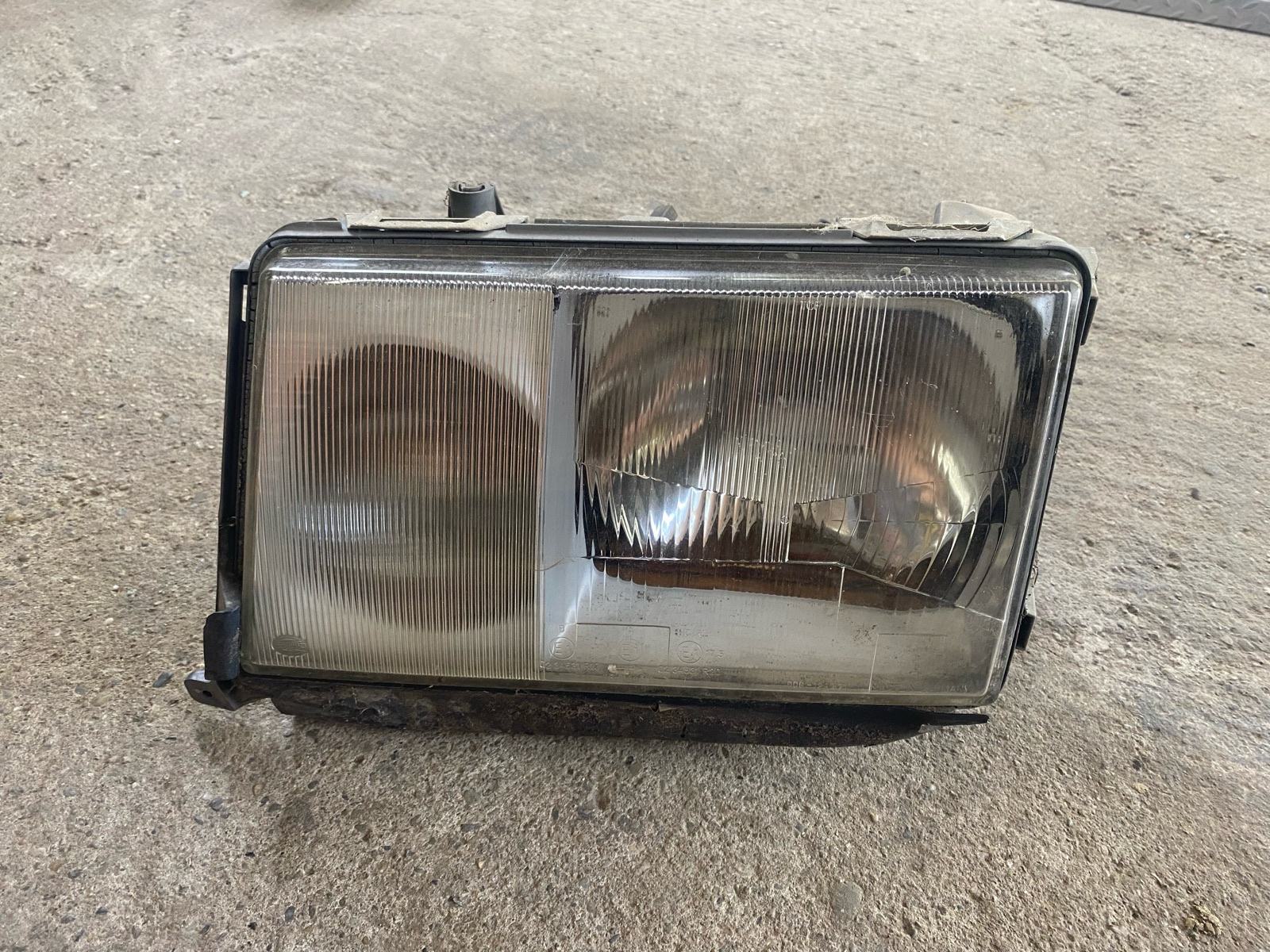 Mercedes 124 w124 lijevi far hella